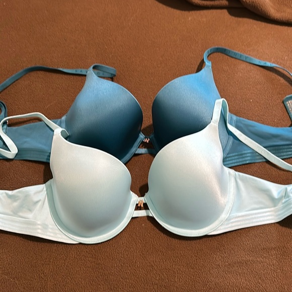 Savage X Fenty | Intimates & Sleepwear | Savage X Fenty Bras 32d Teal ...